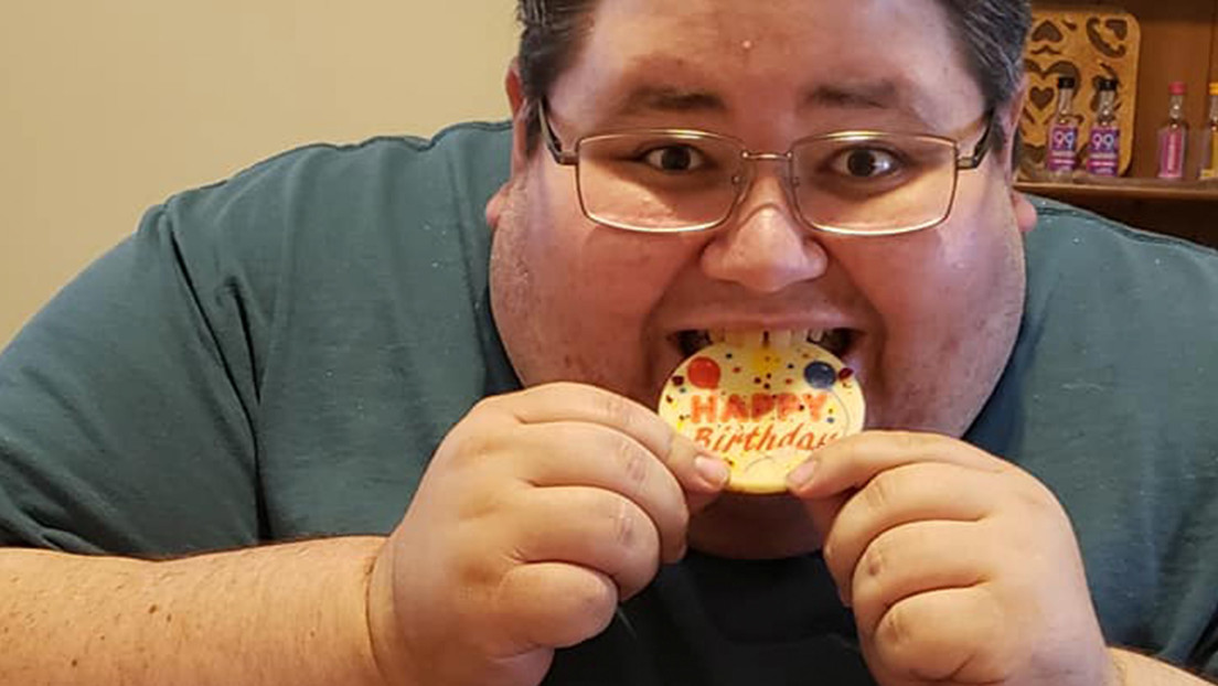 El protagonista del meme 'Fedora Guy' queda paralizado de piernas y ...