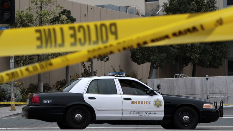 Bomb squad deployed after LAPD finds suspicious package near govt ...