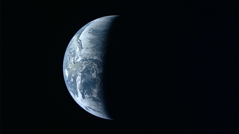 Breathtaking HD timelapse shows rare ‘Earthset’ as seen from moon ...