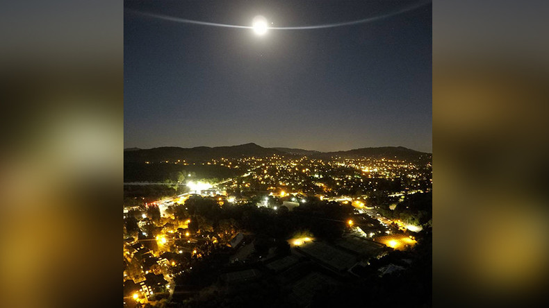 Jupiter dances with the moon in rare night sky performance (PHOTOS ...