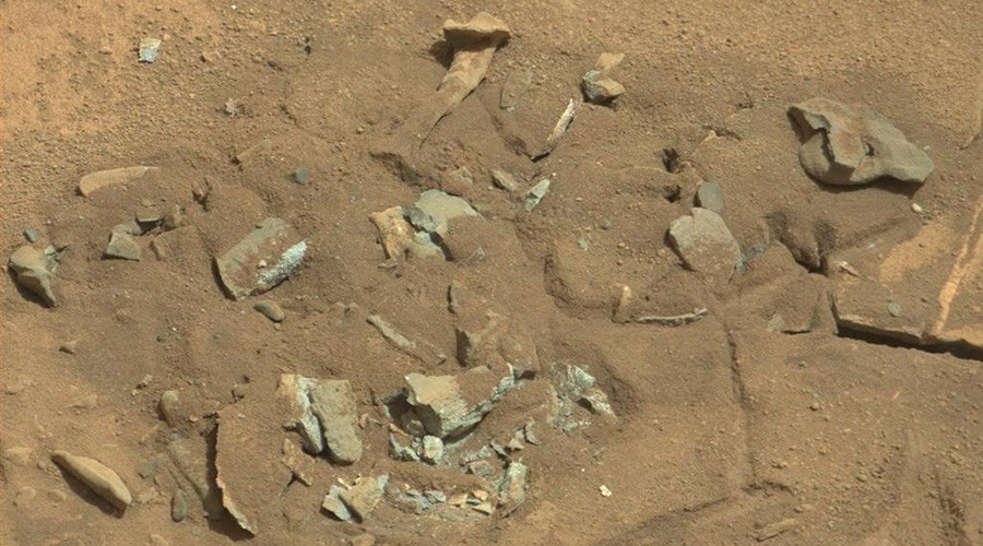 The 7 strangest things the Curiosity rover beamed back from Mars ...