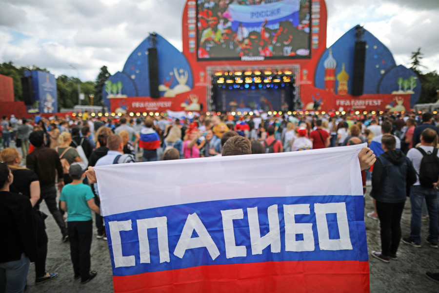 24,000 fans thank Russian players for fantastic World Cup display ...