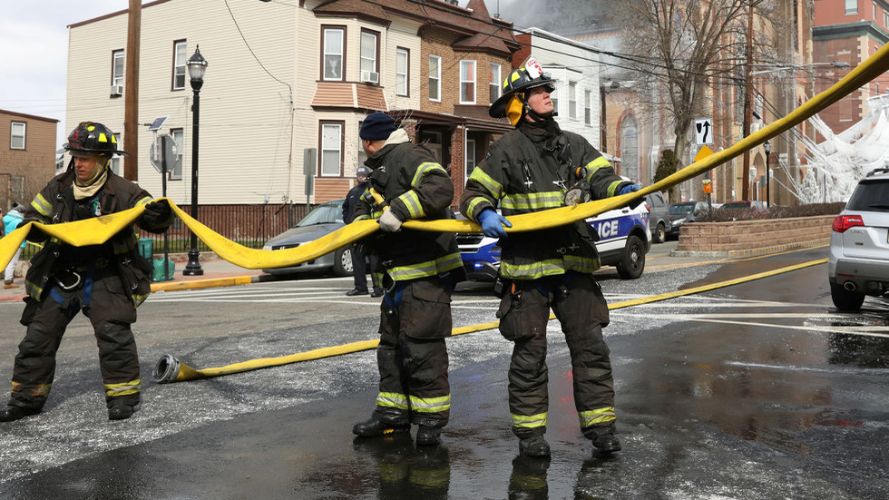 MASSIVE fire hits New Jersey factory, smoke seen on weather radar ...
