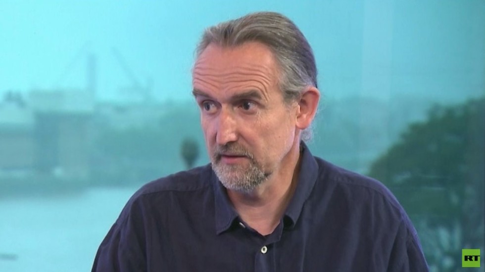 Climate Emergency with Roger Hallam of Extinction Rebellion — RT On contact