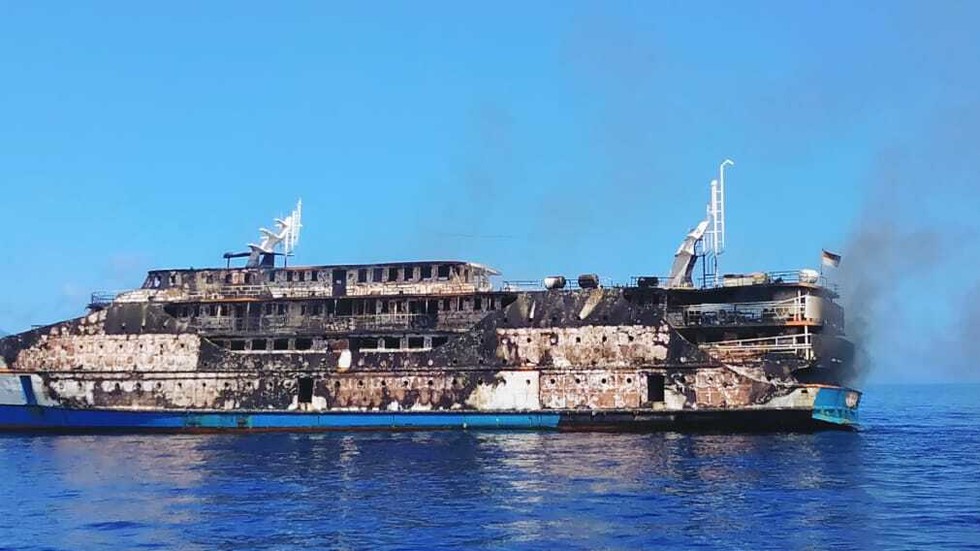 Passengers, crew jump overboard as ferry with 200 aboard gets consumed ...