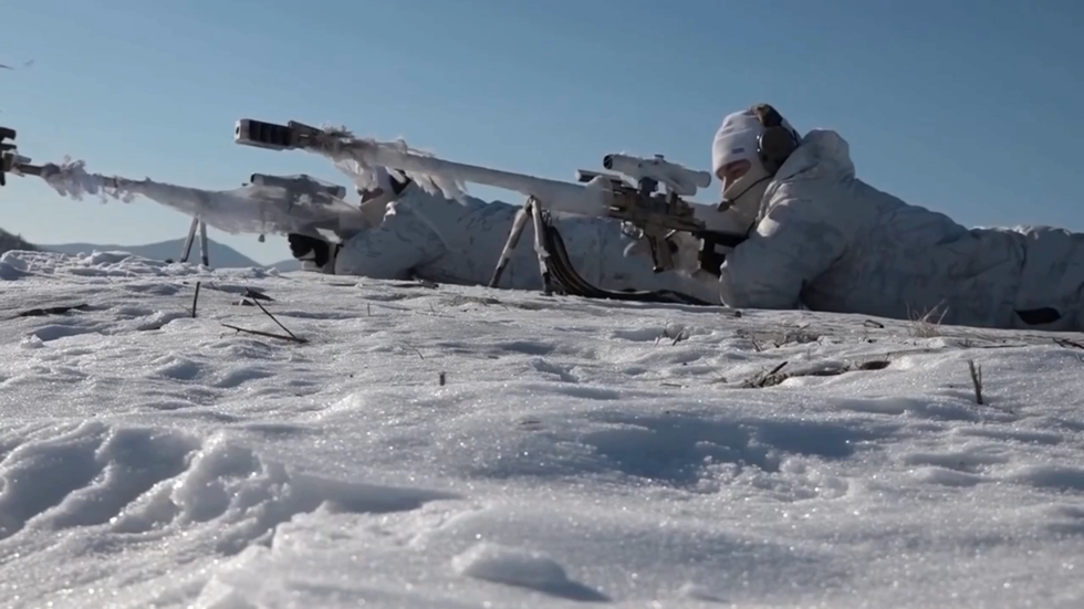 WATCH: Russian snipers stage camouflage drills in snowy Far East — RT ...
