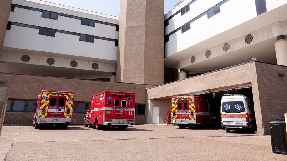 FCC settles with phone companies over failed 911 emergency calls — RT ...