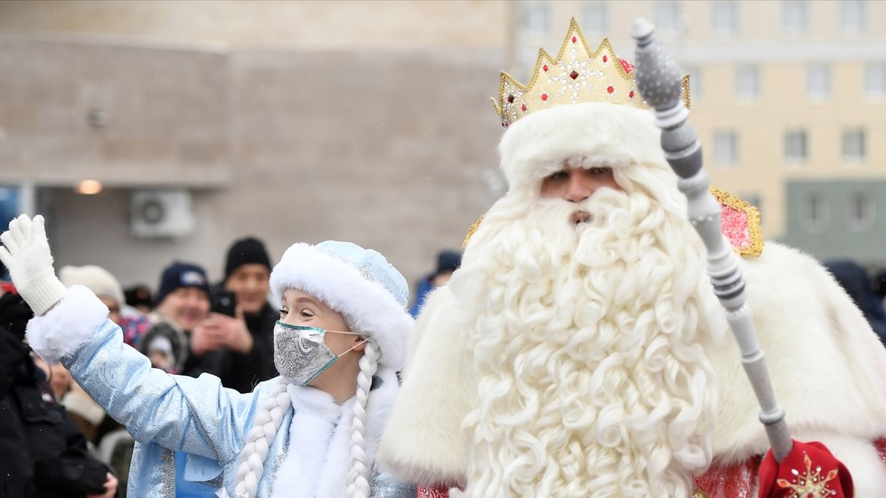 Putin offers to defend Santa in legal battle — RT Russia & Former ...