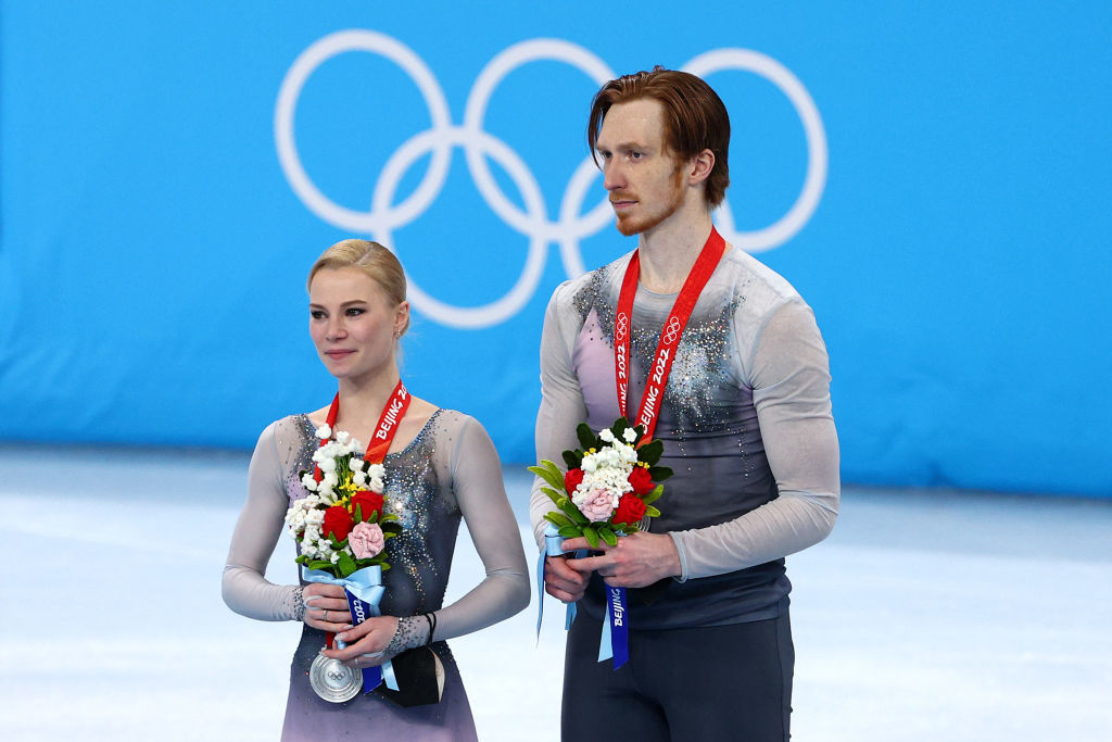 ‘Beautiful’ Russian pairs figure skaters strike silver at Olympics — RT ...