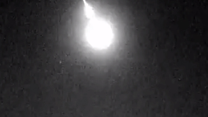Ball of fire lights up skies above Spain (VIDEO) — RT World News