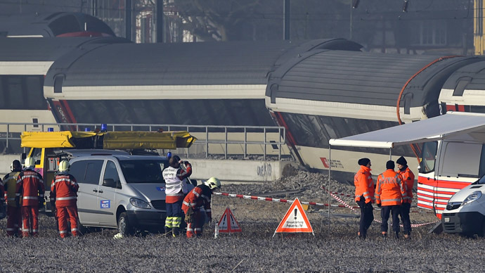 2 trains collide near Zurich with at least 5 people injured - local ...