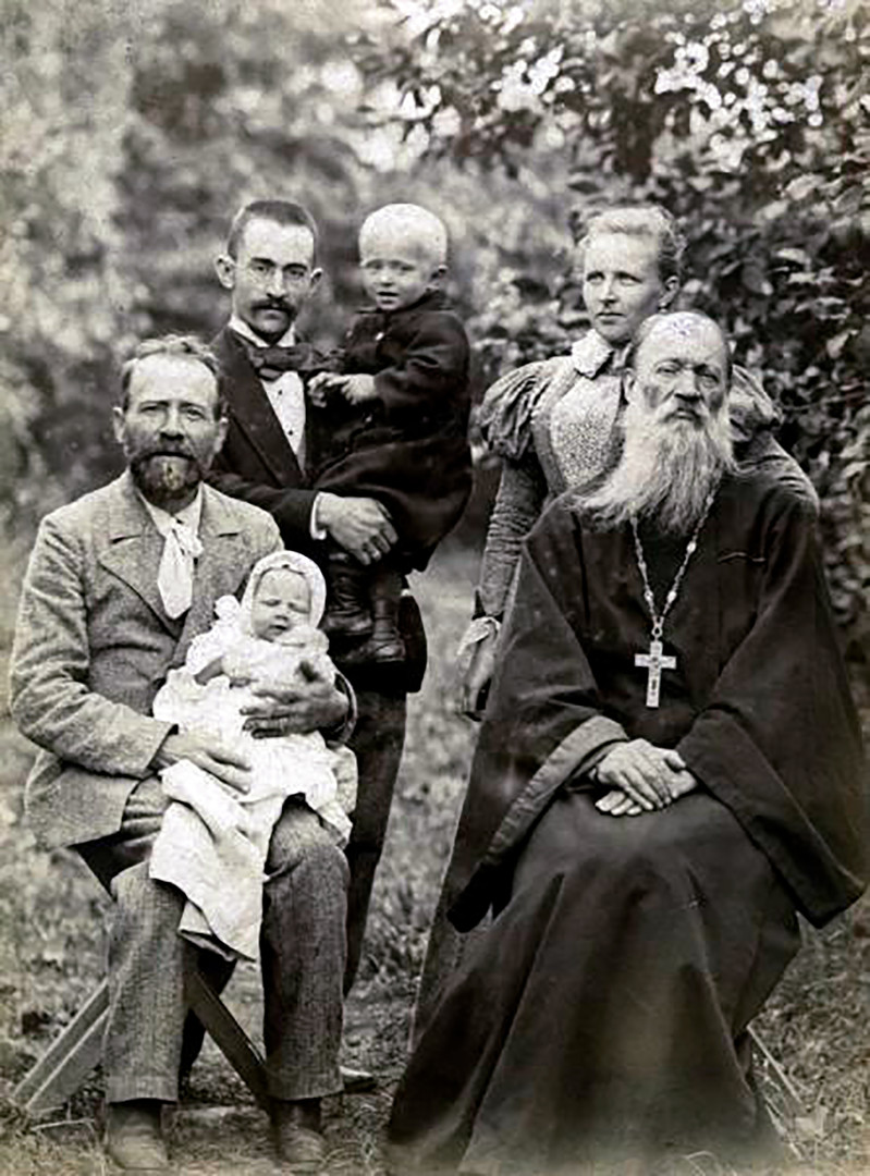 Dieci foto mostrano come è cambiata la famiglia russa in un secolo ...