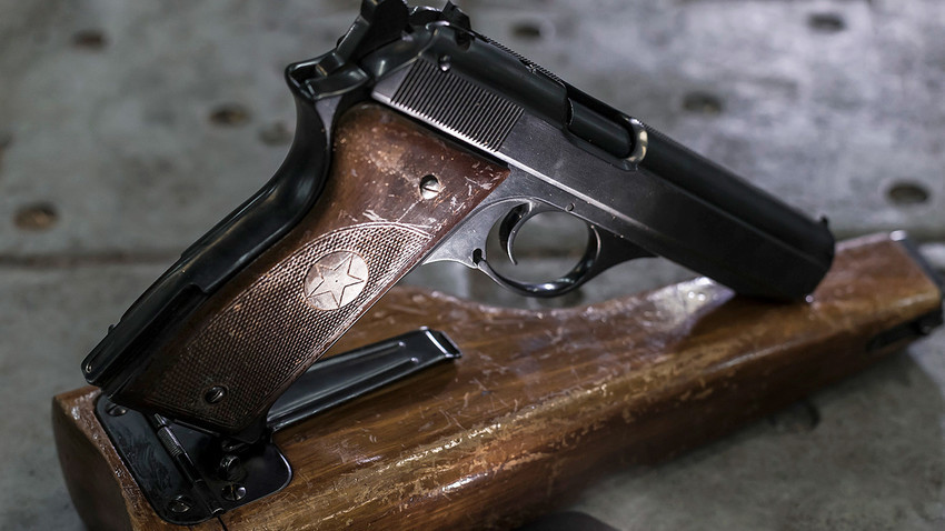 Pistol Otomatis Kalashnikov: Proyek Gagal Sang Pencipta Senjata Api ...