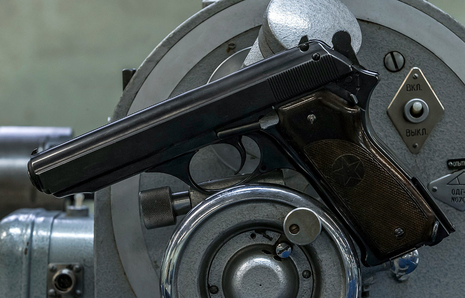 Pistol Otomatis Kalashnikov: Proyek Gagal Sang Pencipta Senjata Api ...