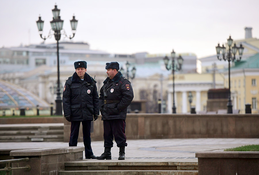 ¿Has sido detenido por la policía en Rusia? Esto es lo que debes hacer ...