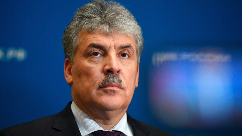 Shave off the moustache of Putin's top rival in an online game - Russia ...