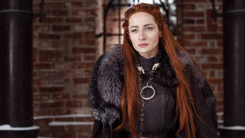Model 'Cosplay' Rusia Berpose Bak Tokoh Game of Thrones di Sesi Foto ...