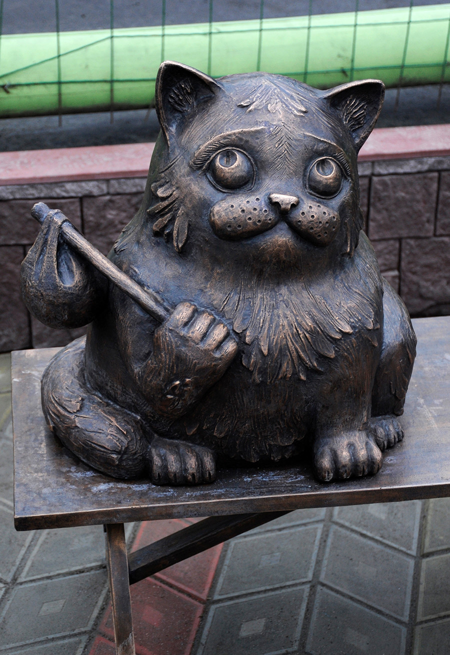 Mice, cats, mammoths - here are the most popular animal monuments in ...