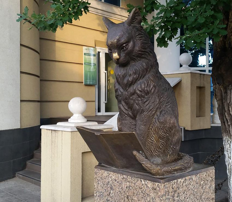 Mice, cats, mammoths - here are the most popular animal monuments in ...