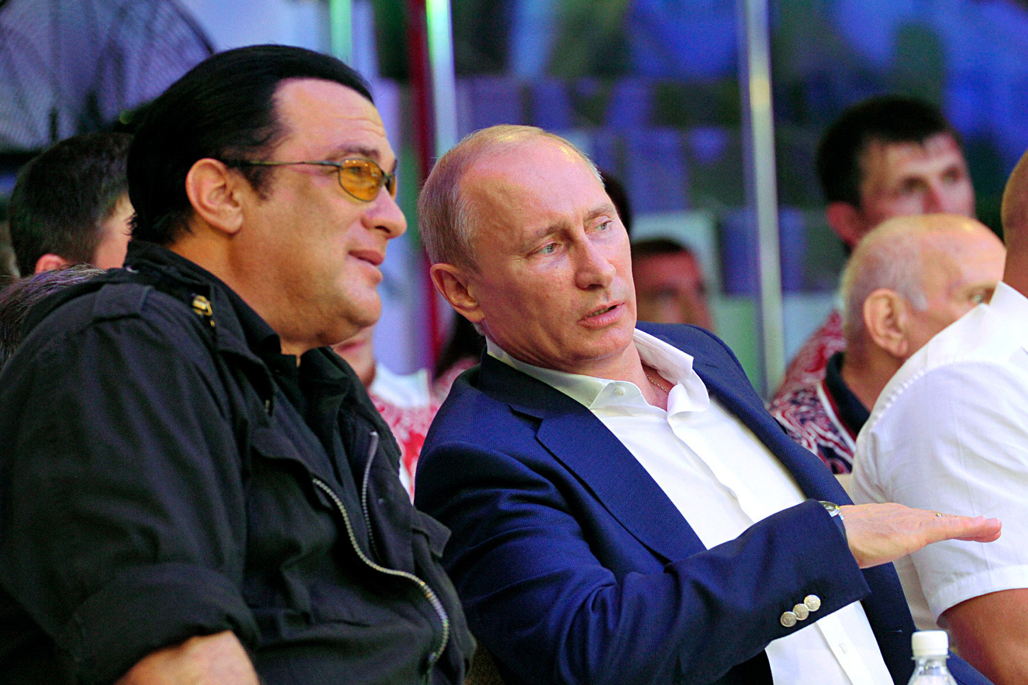 Surpresa na Rússia: como Steven Seagal se apaixonou por “caviar e Putin ...