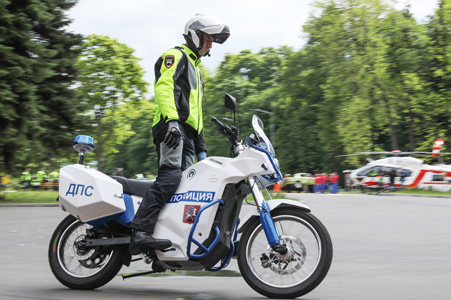 RoboCop: Russian police upgraded with new electric bikes (PHOTOS ...