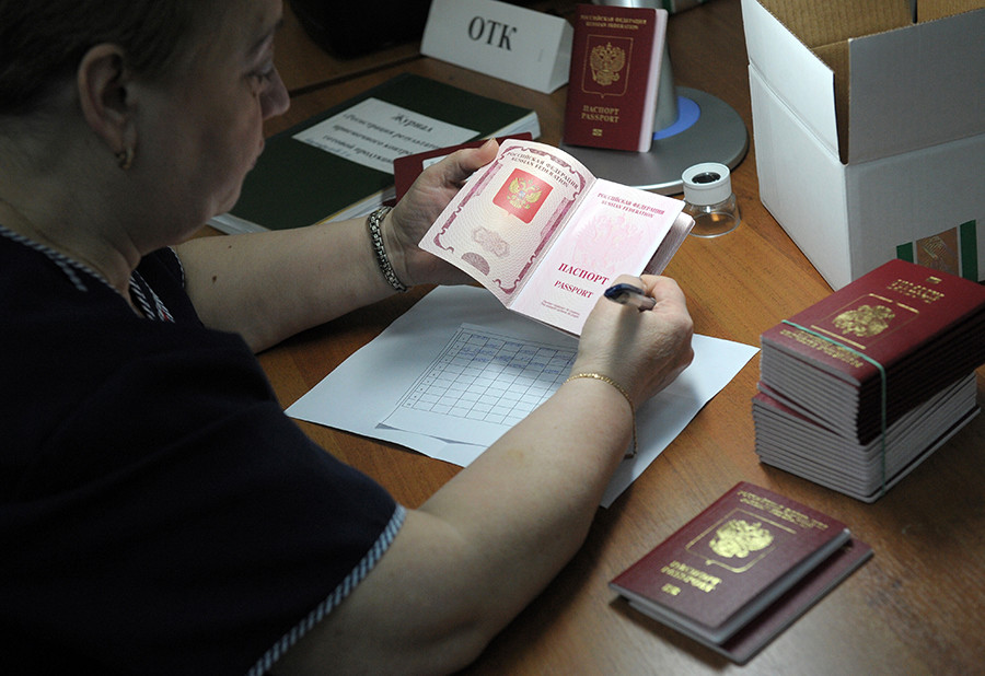 Why do Russians have 2 passports? - Russia Beyond