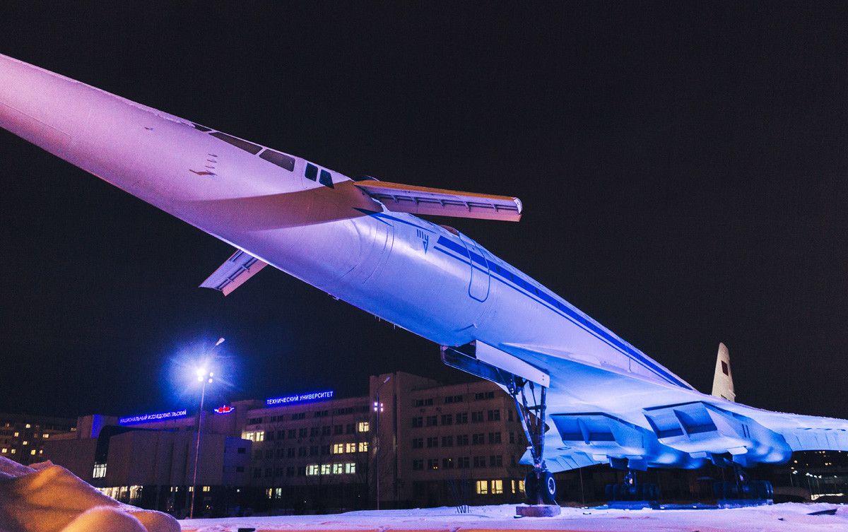 Първият свръхзвуков пътнически самолет "Туполев" Ту-144 блесна в нова ...