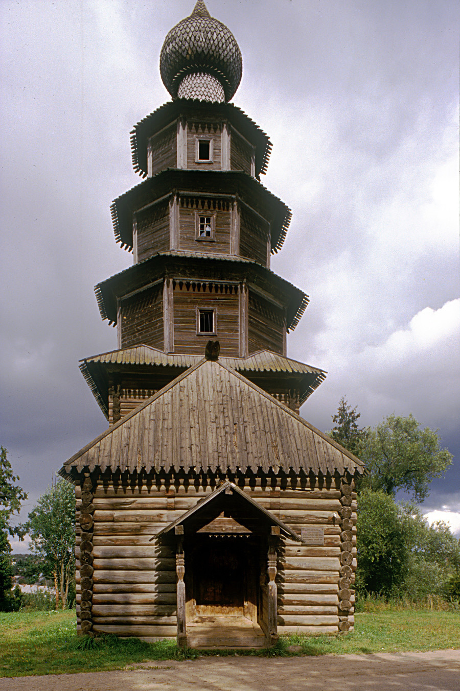 Otto antiche chiese in legno che meritano di essere visitate - Russia ...
