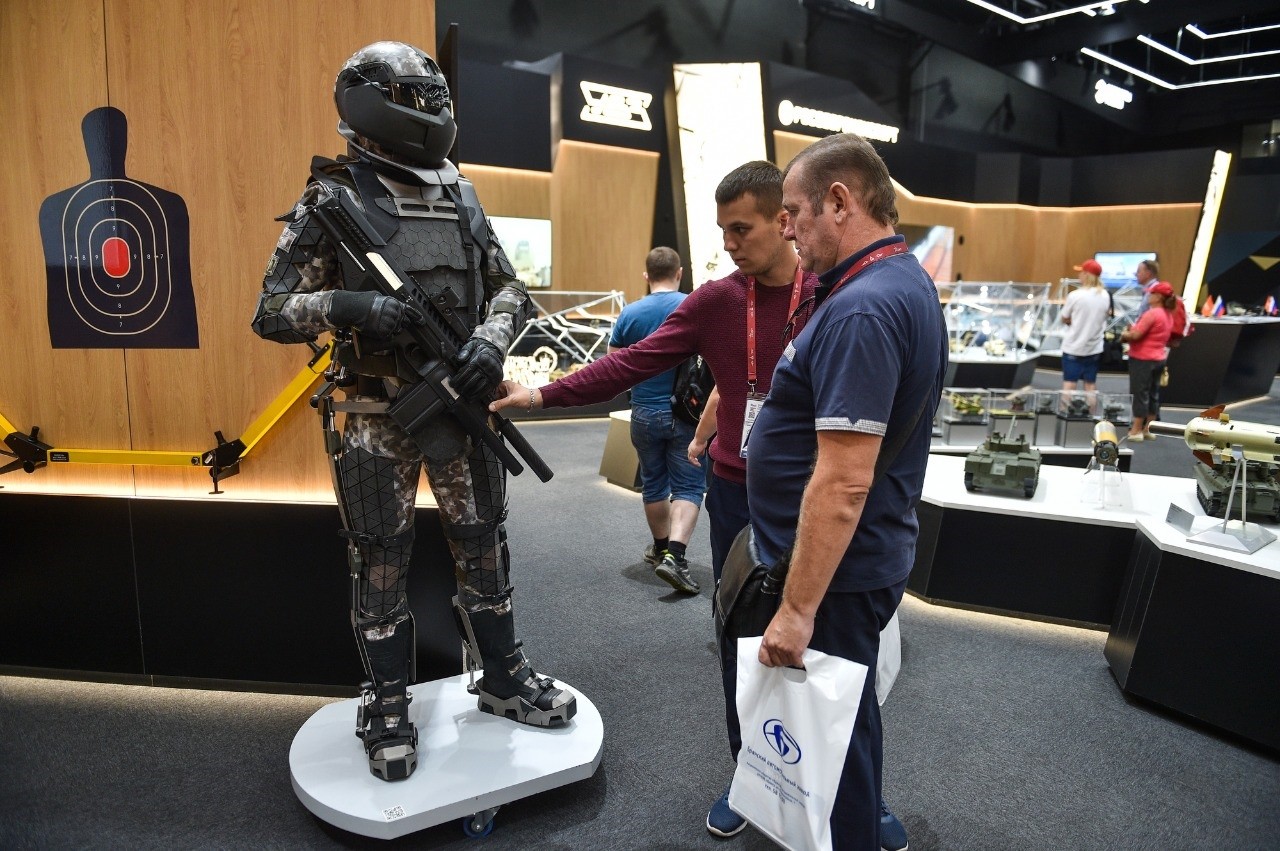 Russia creates prototype of next-generation combat gear for soldiers ...