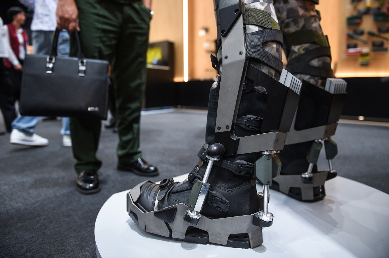 Russia creates prototype of next-generation combat gear for soldiers ...