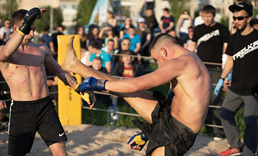 Blood, beatings, and brutal KOs: Russia's rookie fight club is not for ...