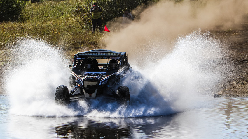 Watch how buggy racers test muddy Ural roads during the Can-Am X Race ...