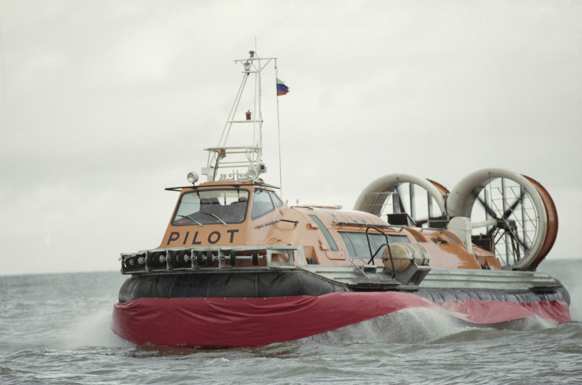 7 best Russian hovercraft for war and peace - Russia Beyond