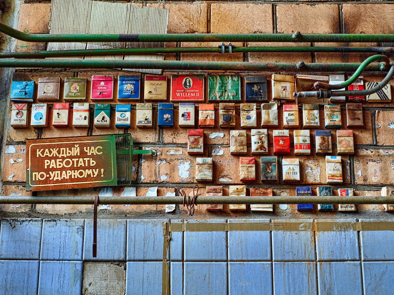 Abandoned Soviet car workshops in pictures - Russia Beyond