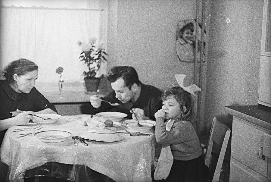 Why the Soviets' favorite bologna was called 'doctor's sausage' (PHOTOS ...