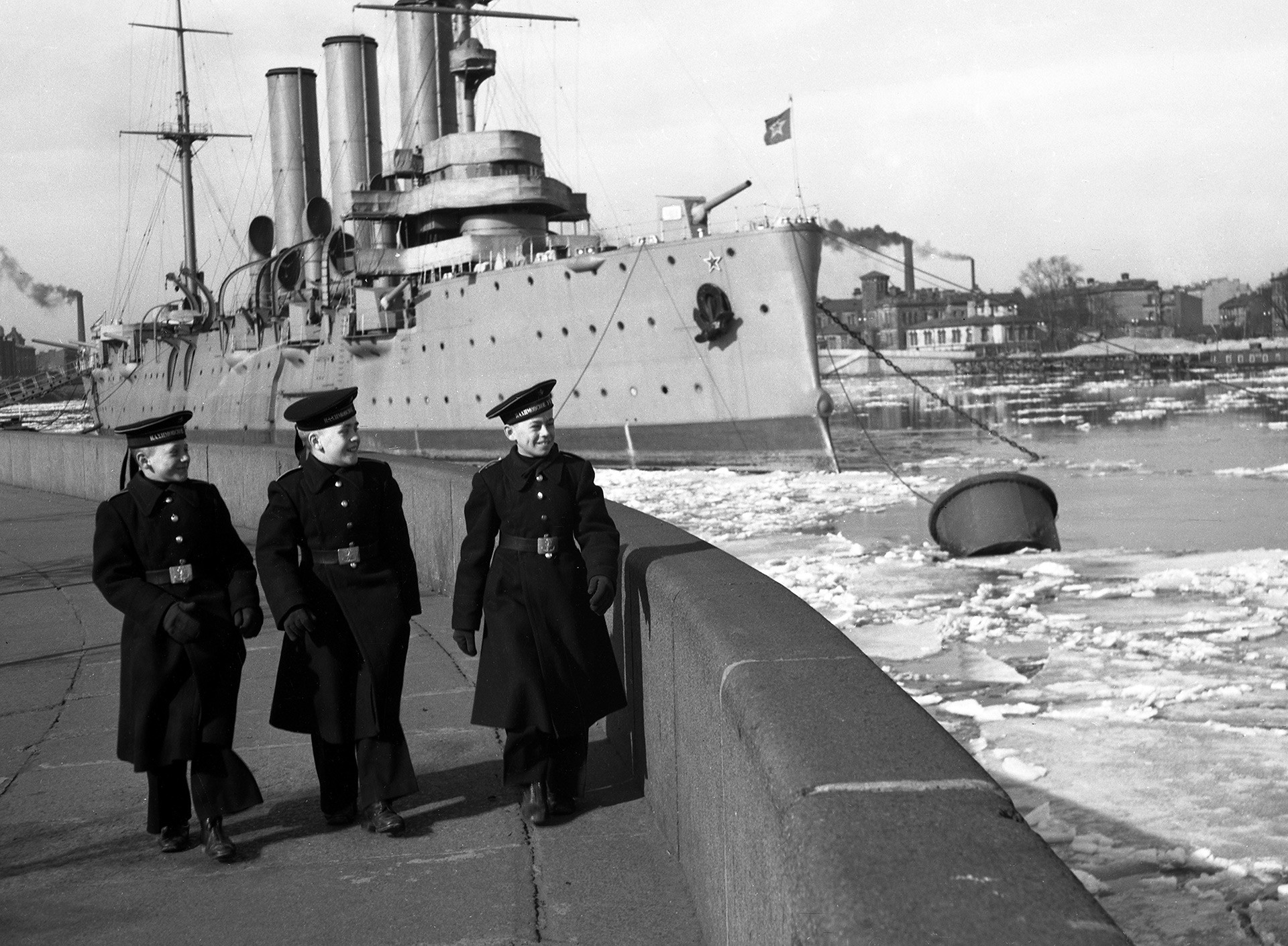 Why Russia chose the 'Aurora' cruiser as the main symbol of the ...