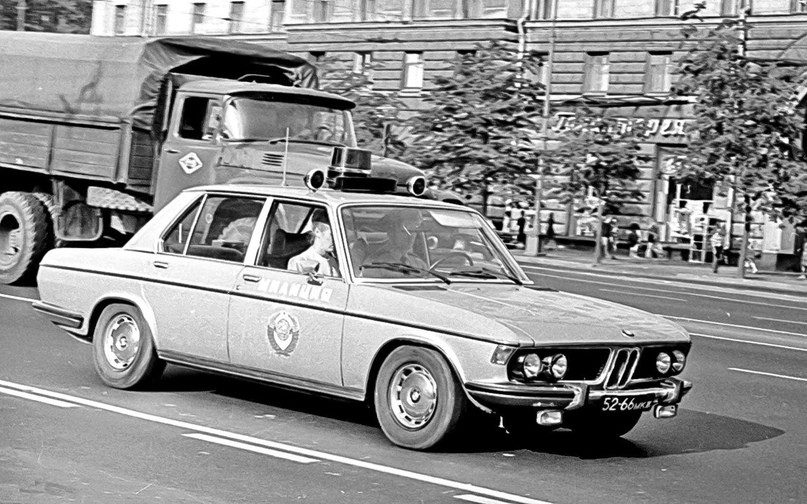 Why did Soviet policemen drive Porsches, BMWs, and Mercedes? - Russia ...