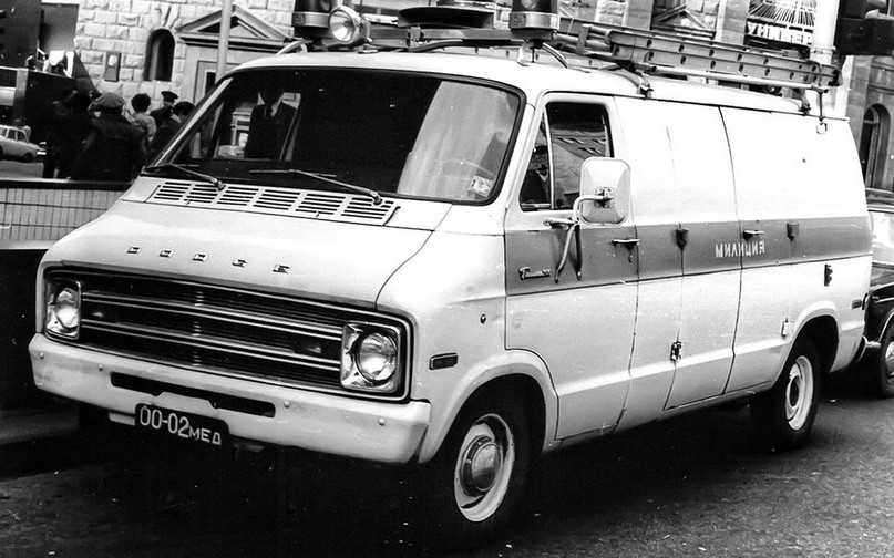 Why did Soviet policemen drive Porsches, BMWs, and Mercedes? - Russia ...