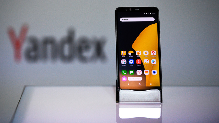 Yandex: le géant du Web russe dévoile son tout premier smartphone ...