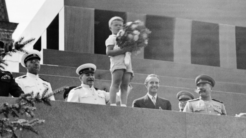 This is what Soviet youth looked like in 1945 (VIDEO) - Russia Beyond