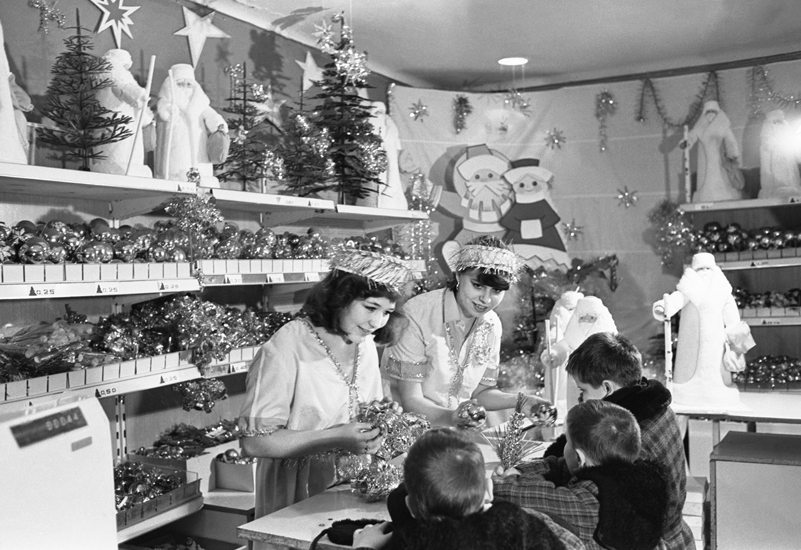 How Russians celebrated New Year back in the USSR (PHOTOS) - Russia Beyond