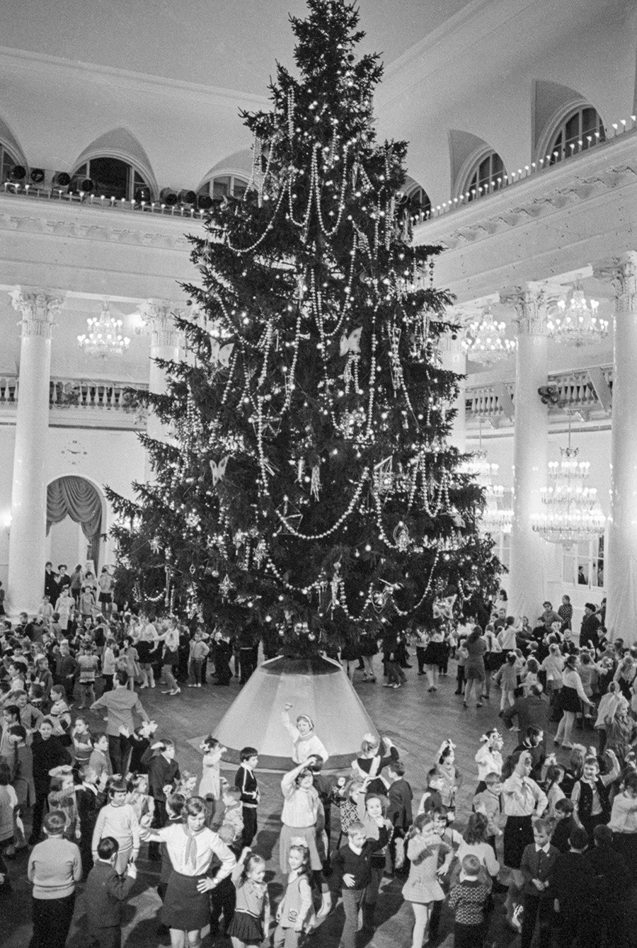 How Russians celebrated New Year back in the USSR (PHOTOS) - Russia Beyond