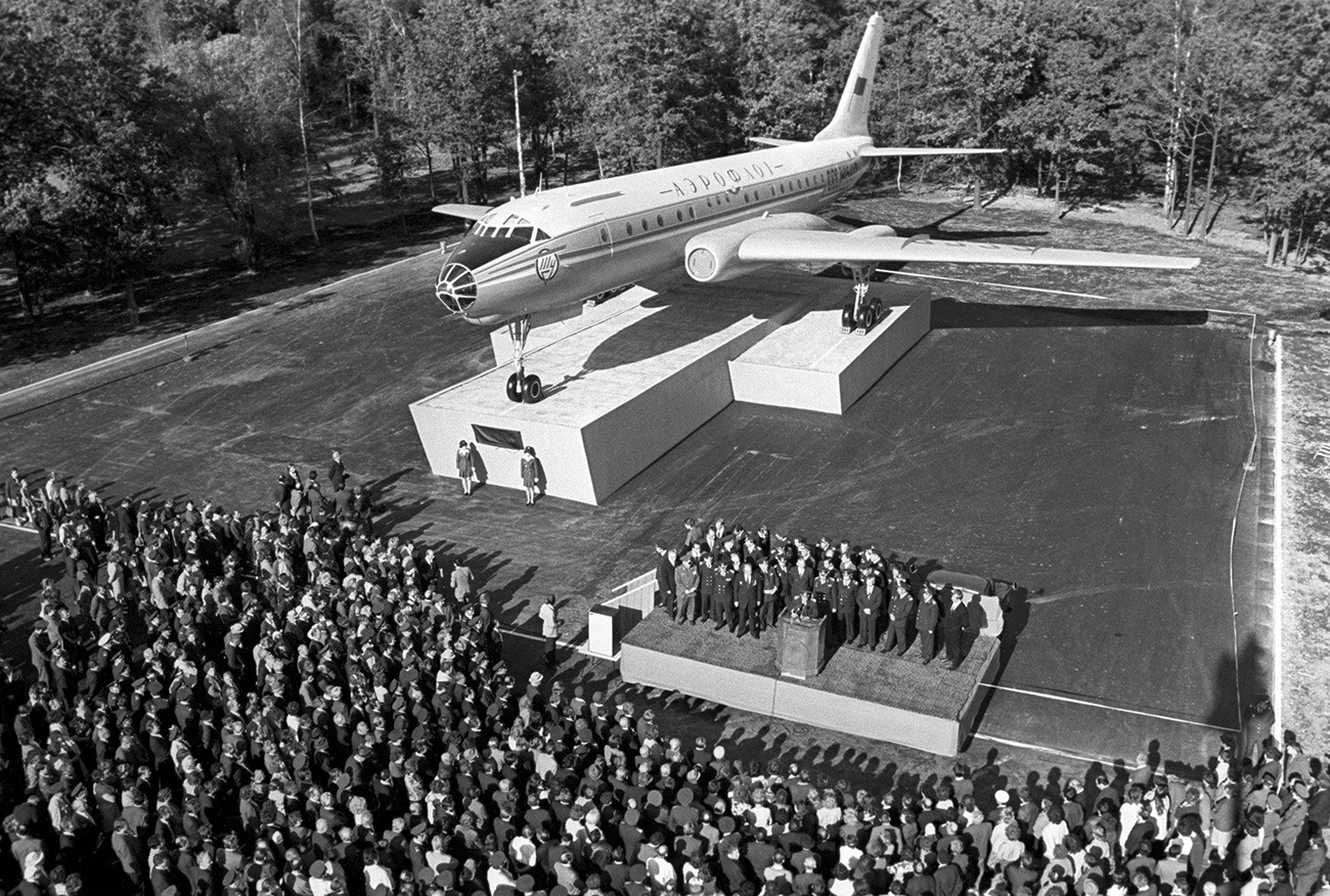 Why the Tu-104 was the most dangerous Soviet passenger aircraft ...