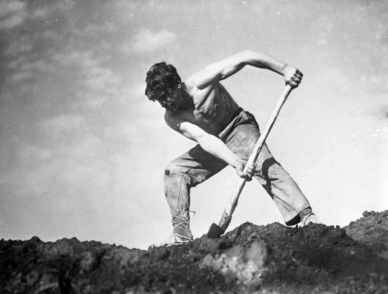 How criminals became Soviet heroes during WWII - Russia Beyond