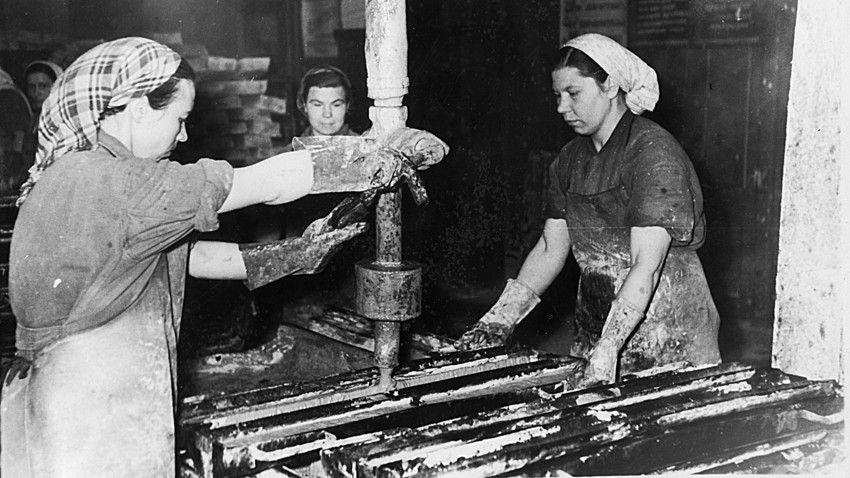 Soviet women with 'non-female' jobs (PHOTOS) - Russia Beyond
