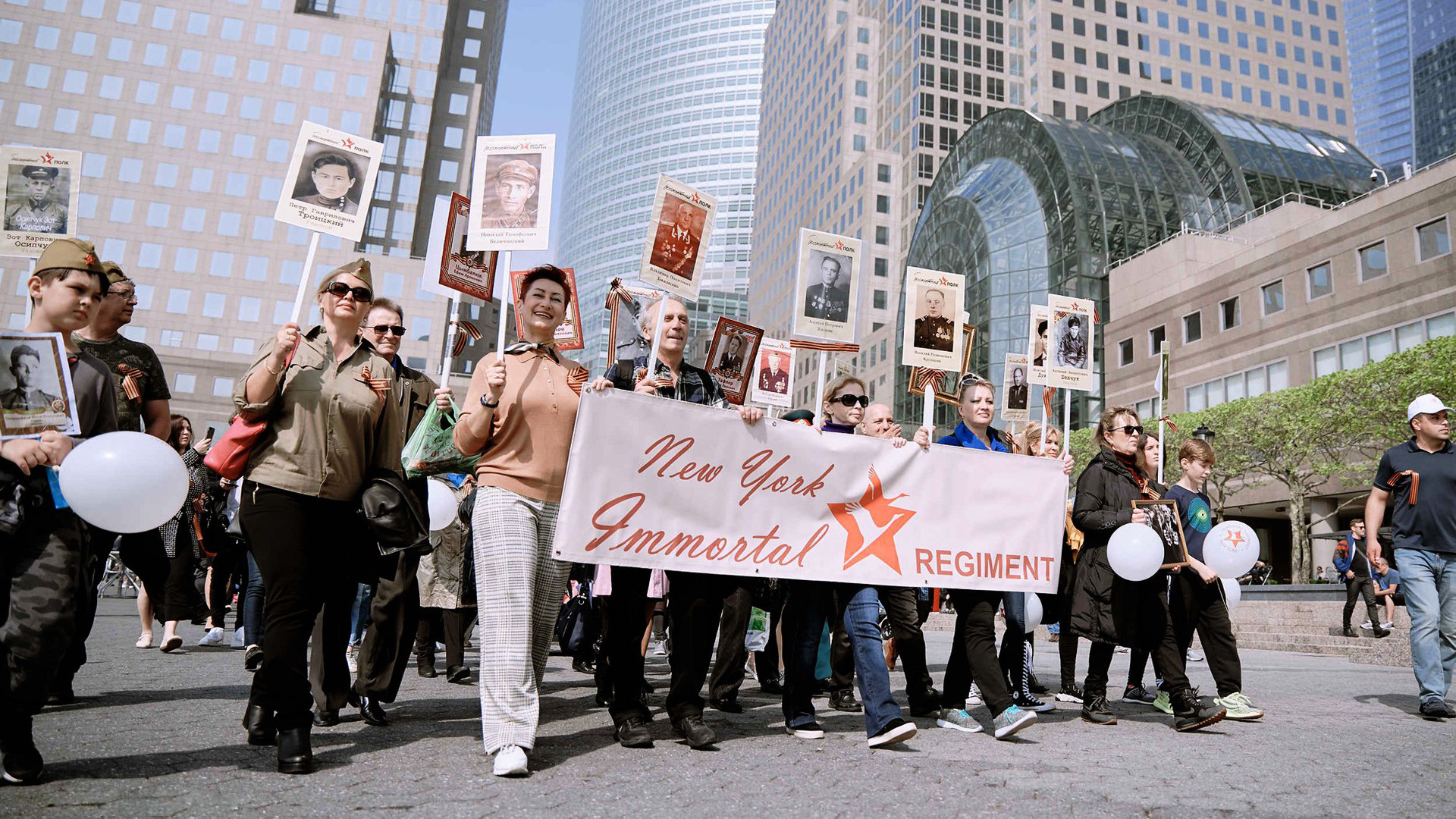 Il Reggimento immortale marcia in 110 Paesi: le sfilate per onorare i ...