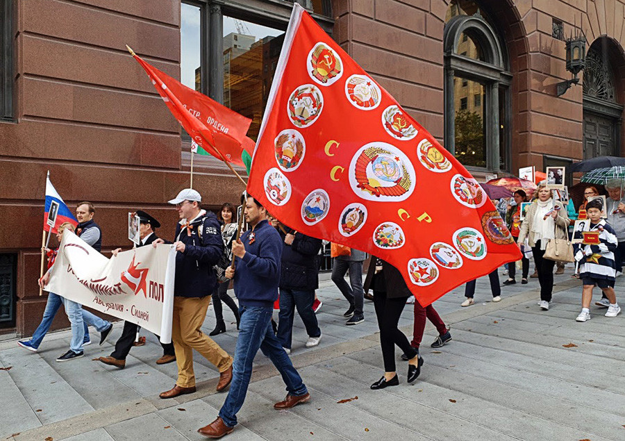 Il Reggimento immortale marcia in 110 Paesi: le sfilate per onorare i ...