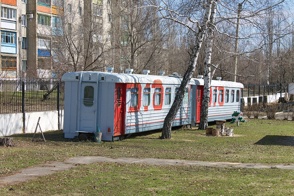 The incredible transformations of old railway carriages in Russia ...
