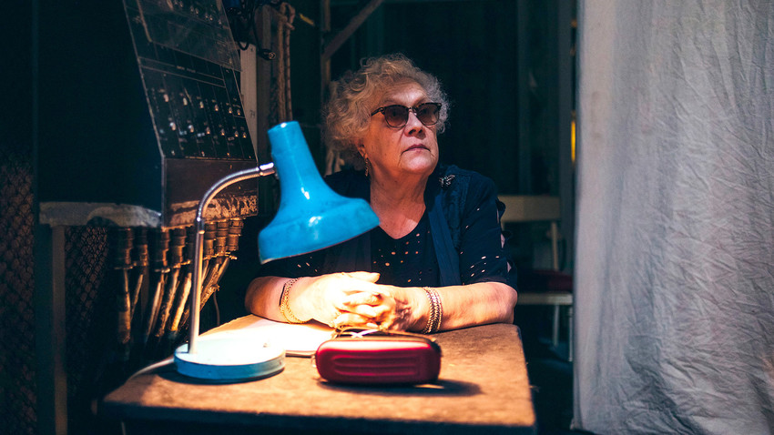 Moscow theater prompter talks about her 'dying' job - Russia Beyond