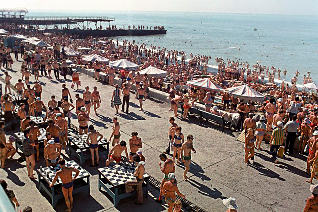 How people spent holidays on the beach in the Soviet Union (PHOTOS ...